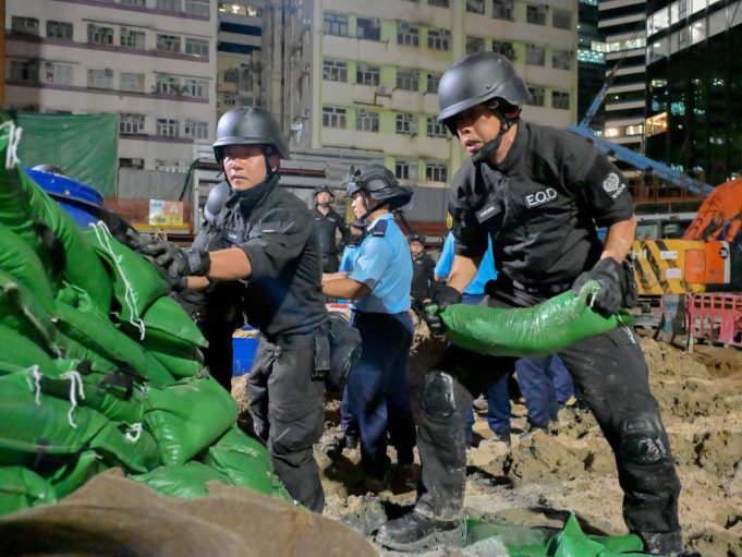 WWII Bomb Discovery Prompts Mass Evacuation in Hong Kong’s Quarry Bay ...